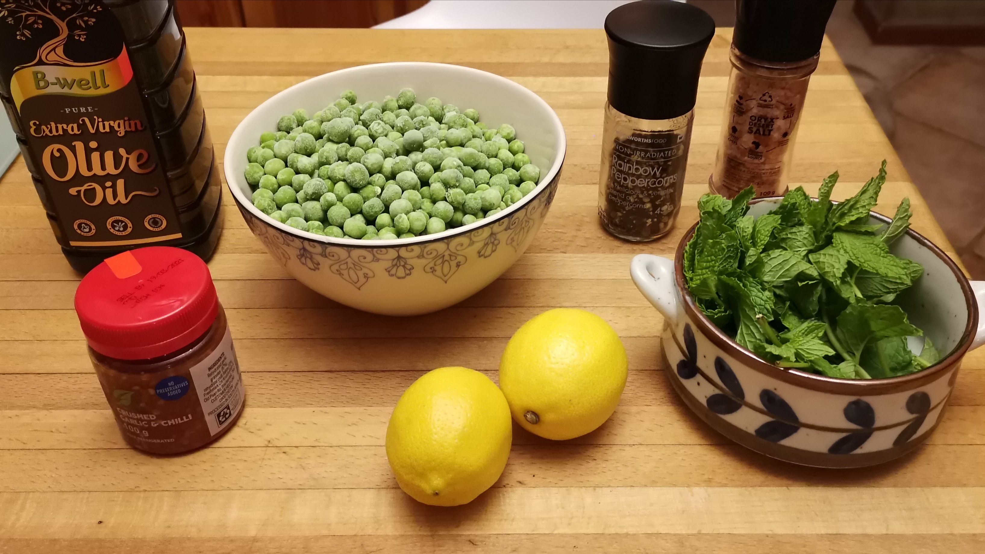 Peas with Mint, Garlic & Chilli – Jana Cooks